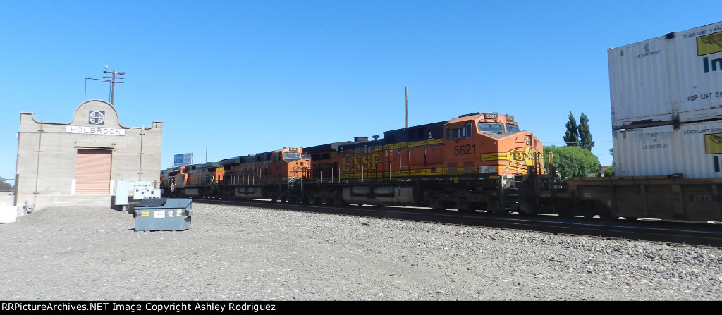 BNSF 5621